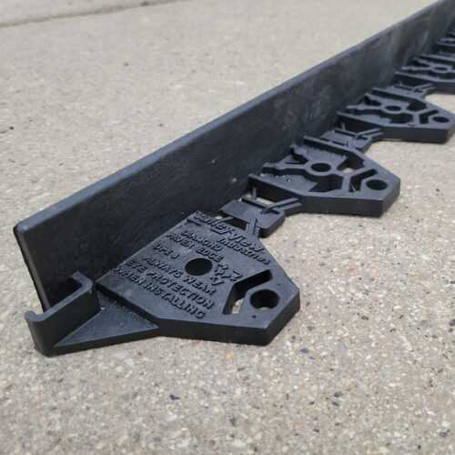 BEAST/Diamond Paver Edging 8' - Lurvey Landscape Supply