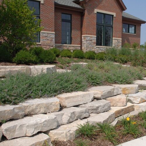 Outcropping Eden2-3 man/bobcat - Lurvey Landscape Supply